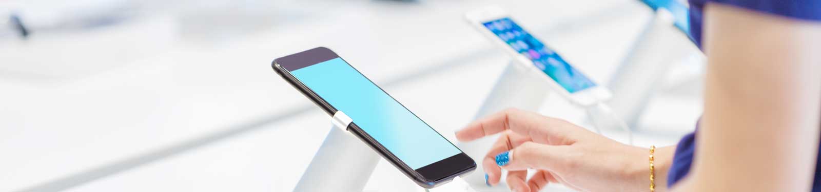 Phone Trade-In vs Selling: Which Pays Better? | Uprova